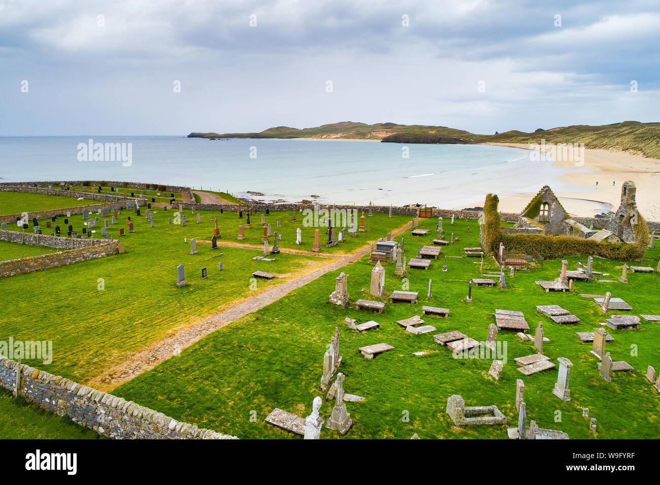 The ruins of a church in Balnakeil in Scotland Stock Photo - Alamy