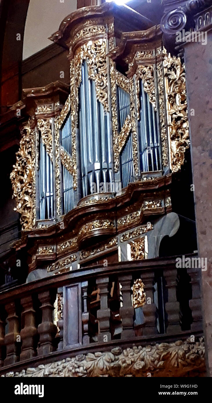 Mozart played organ in church hi-res stock photography and images - Alamy