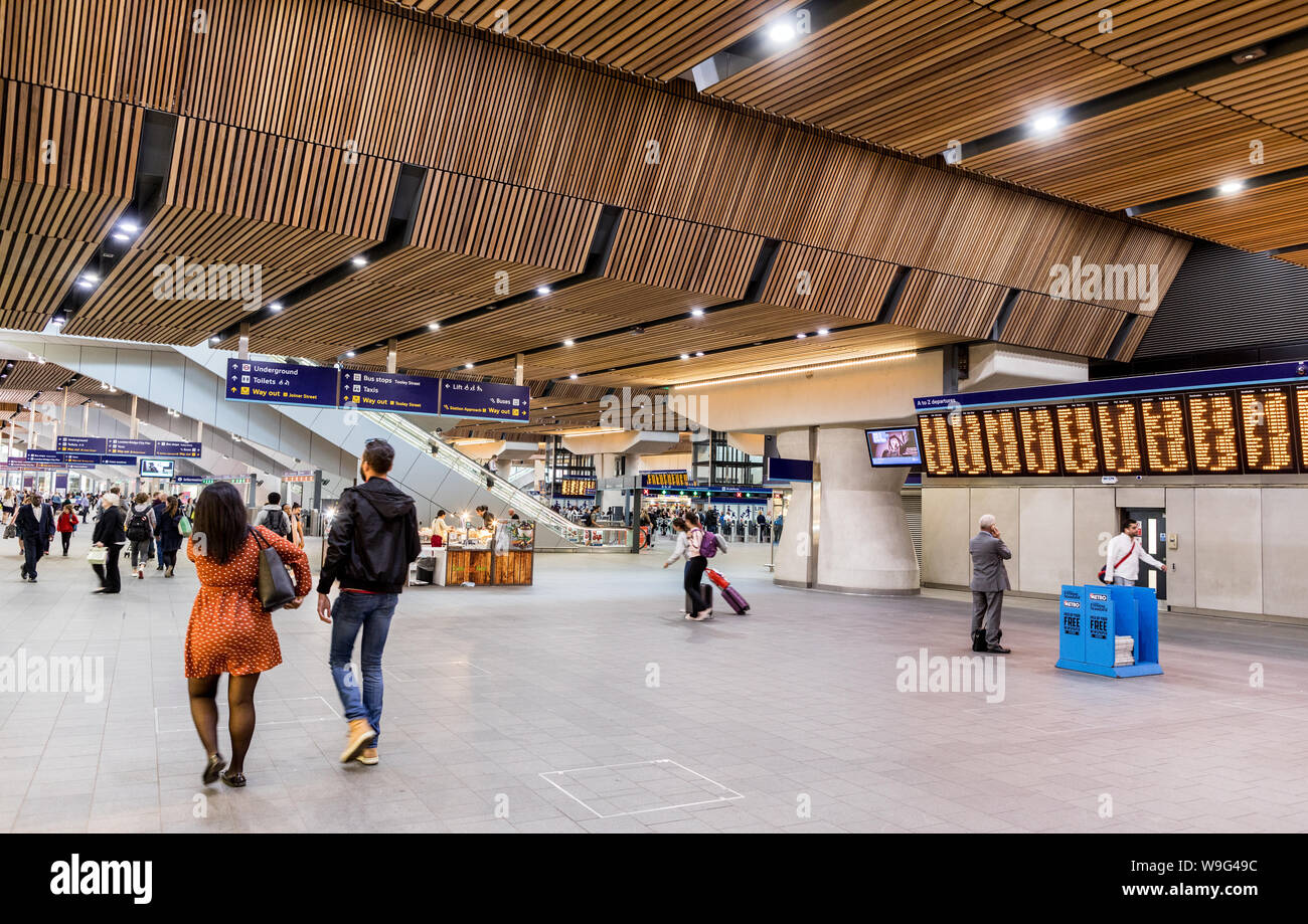 London bridge station hi-res stock photography and images - Alamy