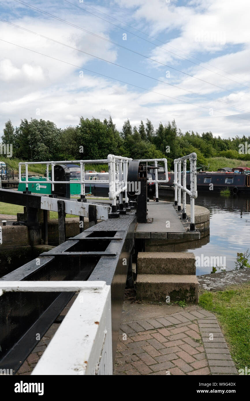 Tinsley Locks on the Sheffield Canal waterway, England UK, British ...