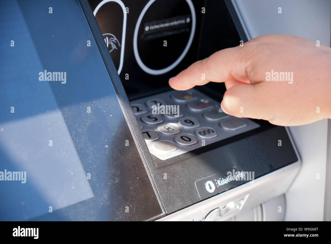 Atm and pay hi-res stock photography and images - Alamy