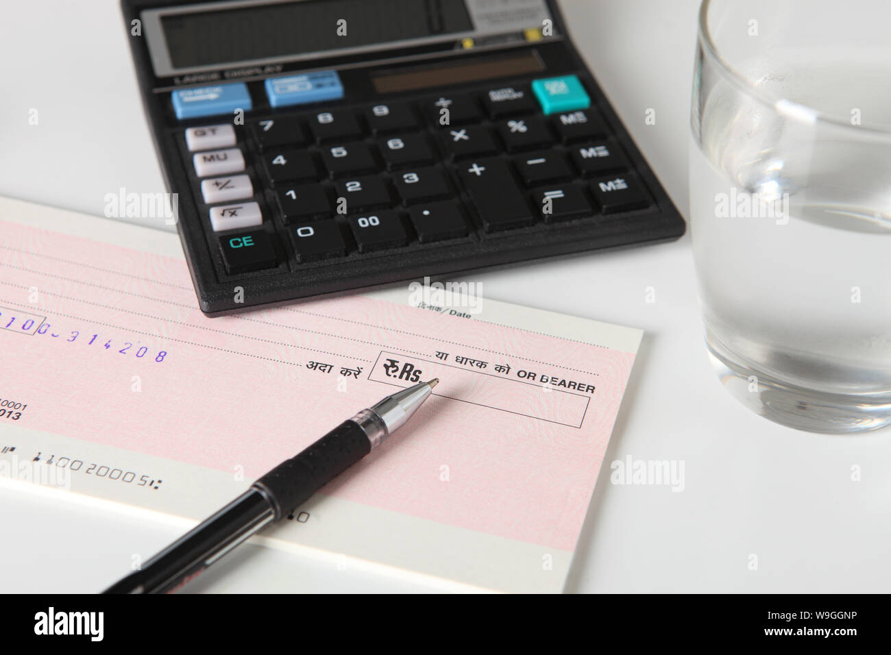 Cheque culture hi-res stock photography and images - Alamy