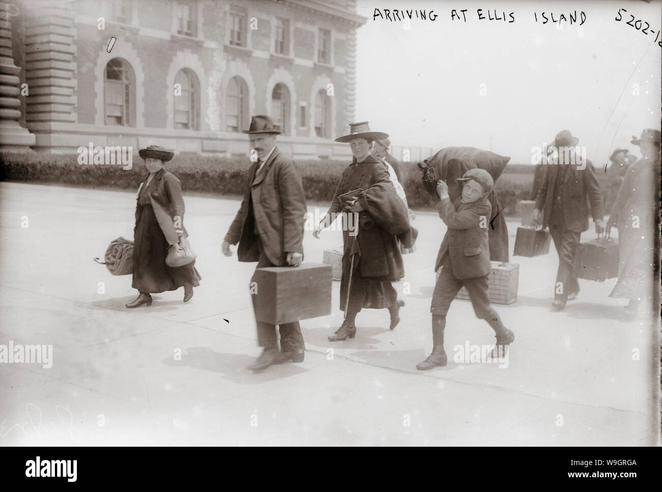Immigrants arrive at New York's Ellis Island as they begin their ...