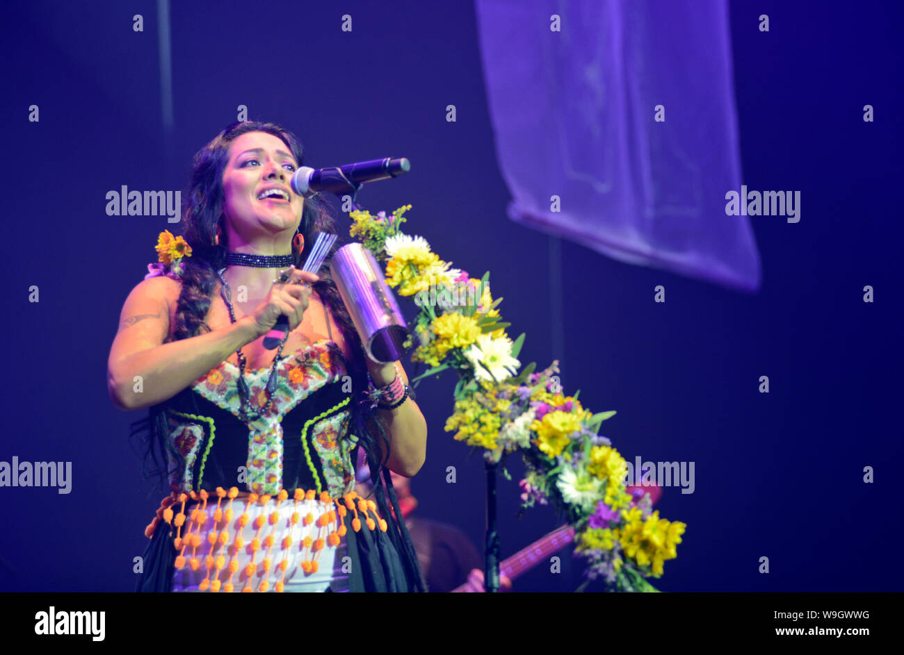 Lila downs singing hi-res stock photography and images - Alamy