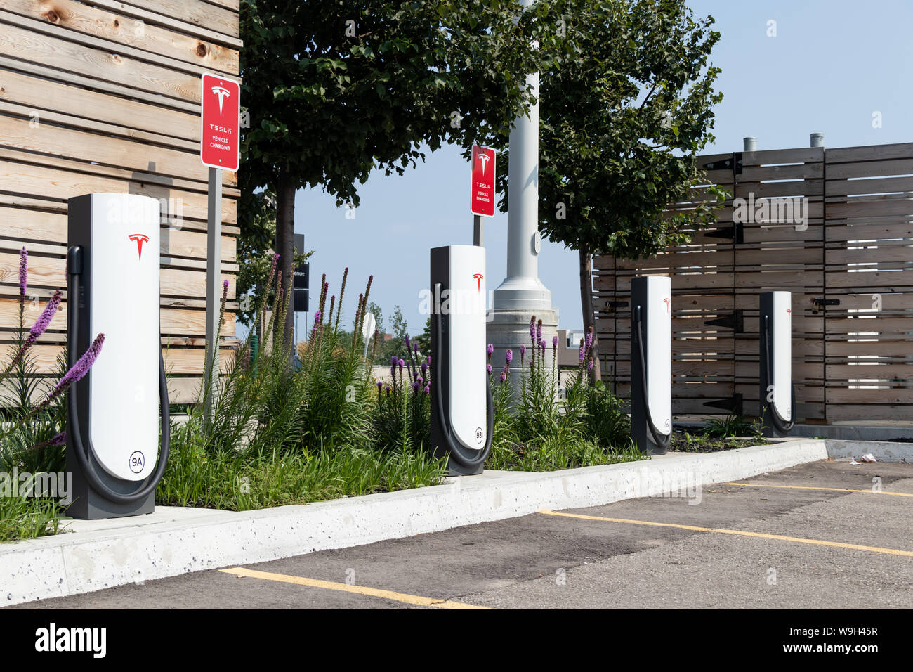 Four Tesla Urban Superchargers at CF Sherway Gardens Mall in Toronto ...