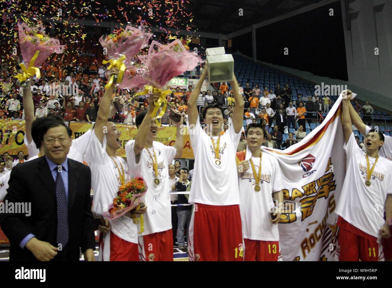 Defeated team basketball hi-res stock photography and images - Alamy