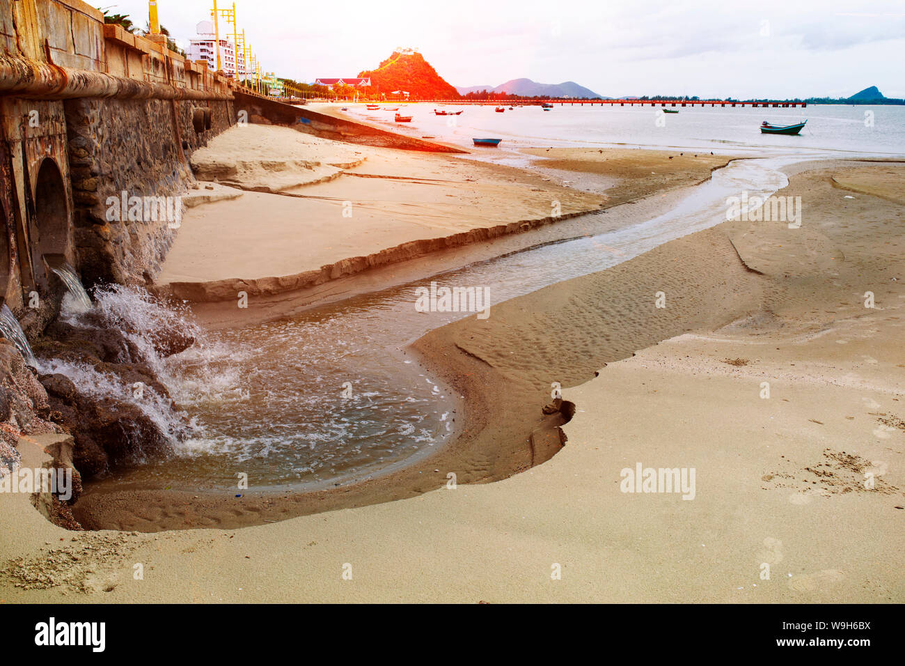 Plastic waster hi-res stock photography and images - Alamy