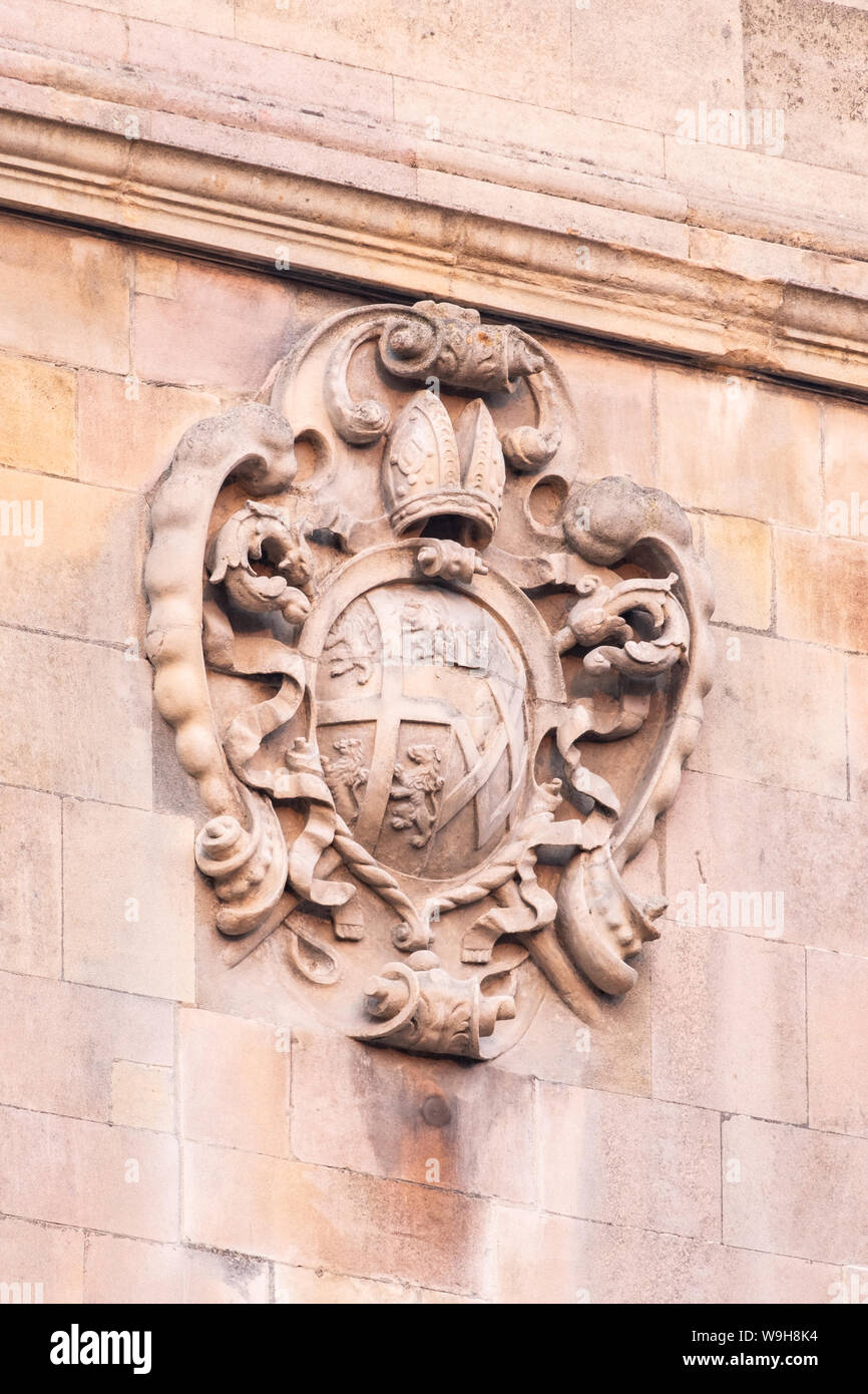 University of cambridge crest hi-res stock photography and images - Alamy