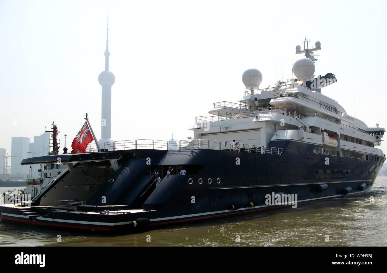 The Octopus, owned by Microsoft co-founder Paul Allen, pulls into the ...