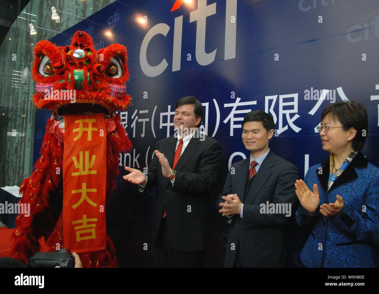 (from left to right)Richard Stanley, Chairman of Citibank (China) Co ...
