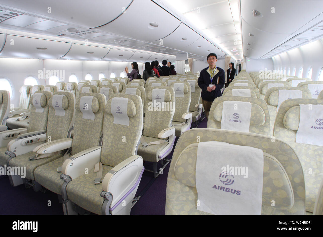 Airbus a380 interior hi-res stock photography and images - Alamy