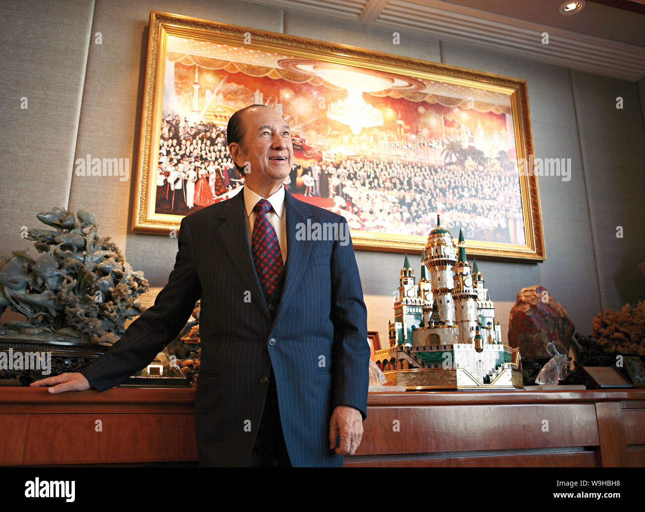 Shun tak group hi-res stock photography and images - Alamy
