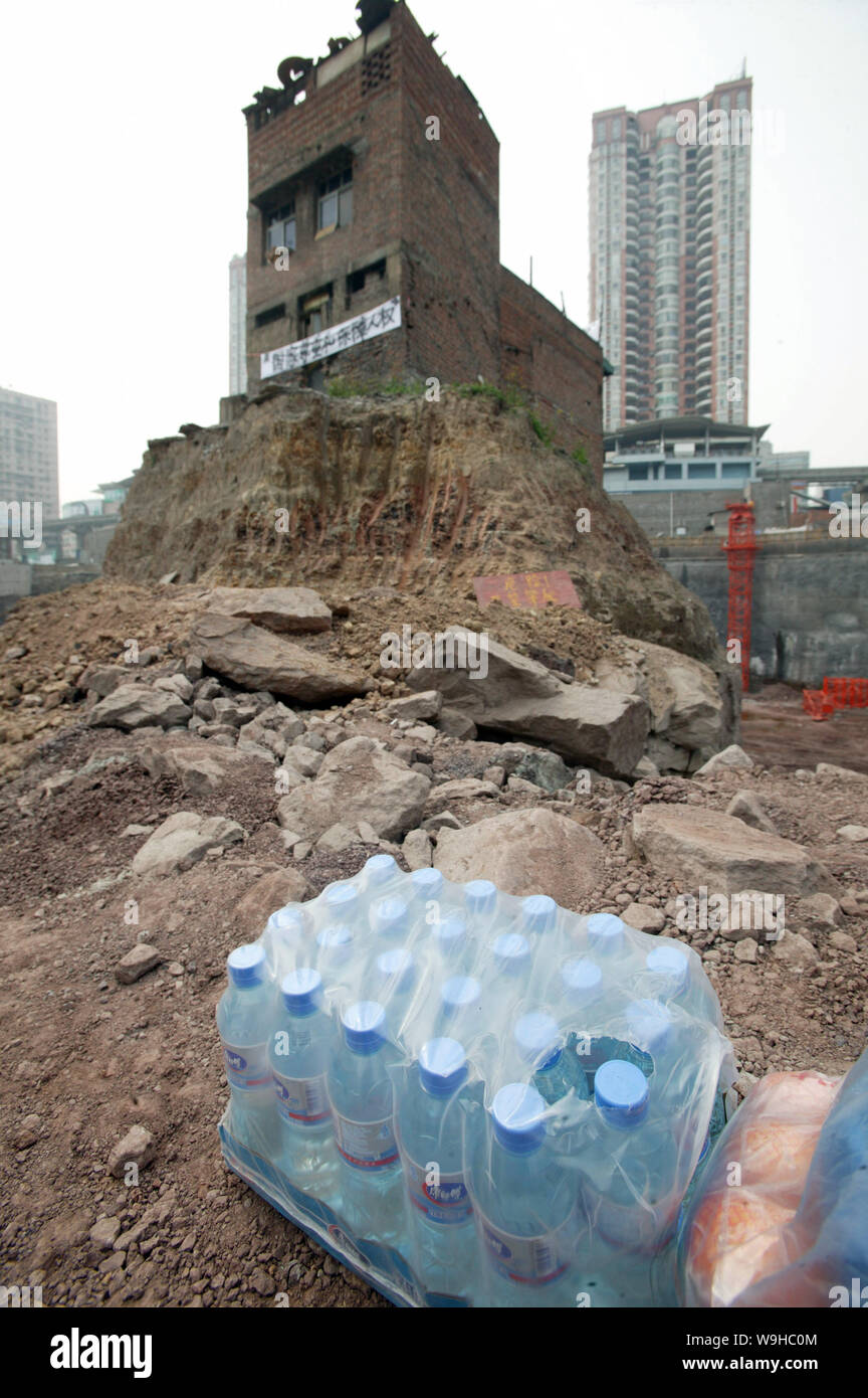 Lonely island stands in middle hi-res stock photography and images - Alamy