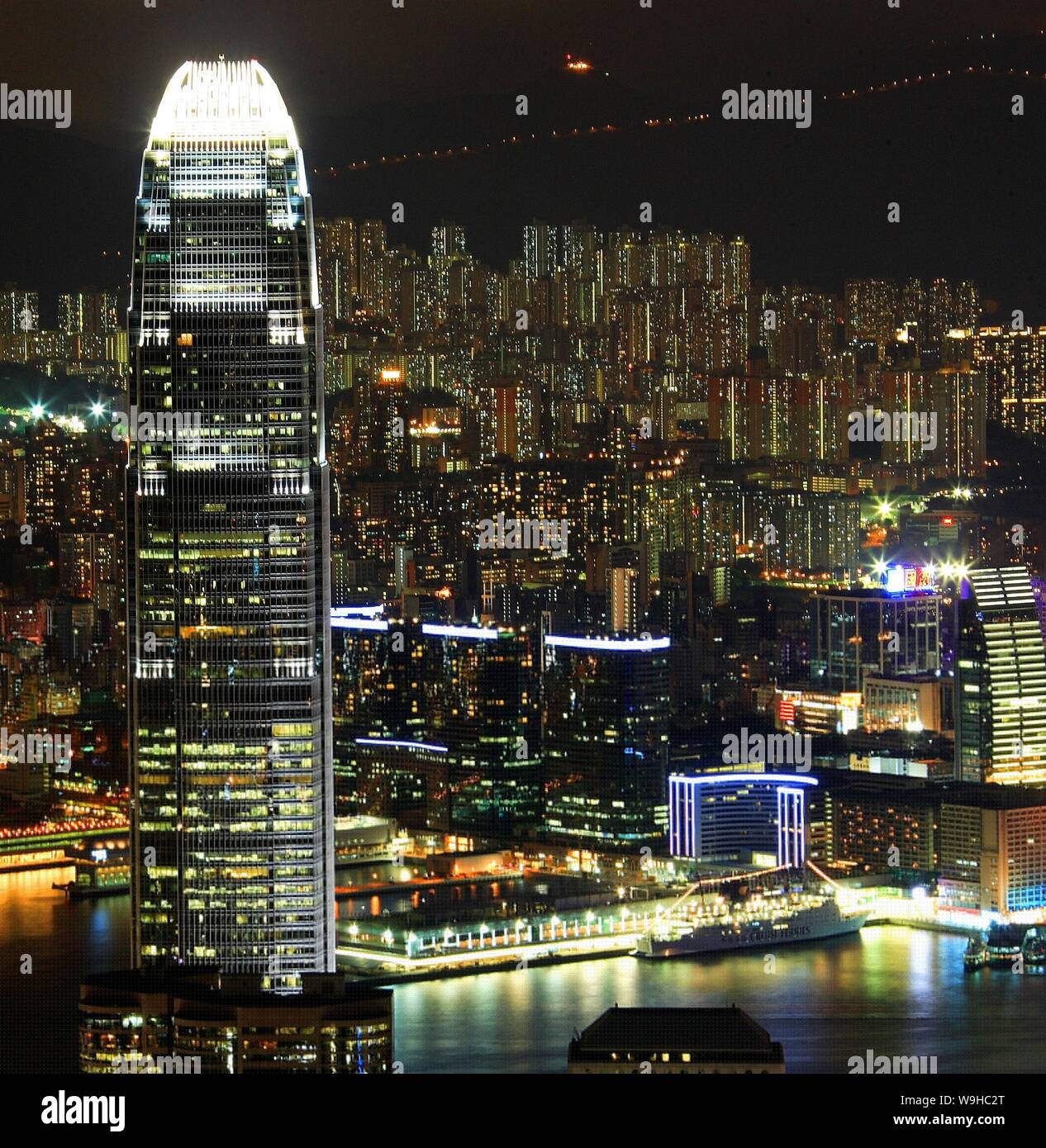 Night view of Two ifc Tower (International Finance Centre Phase Two ...