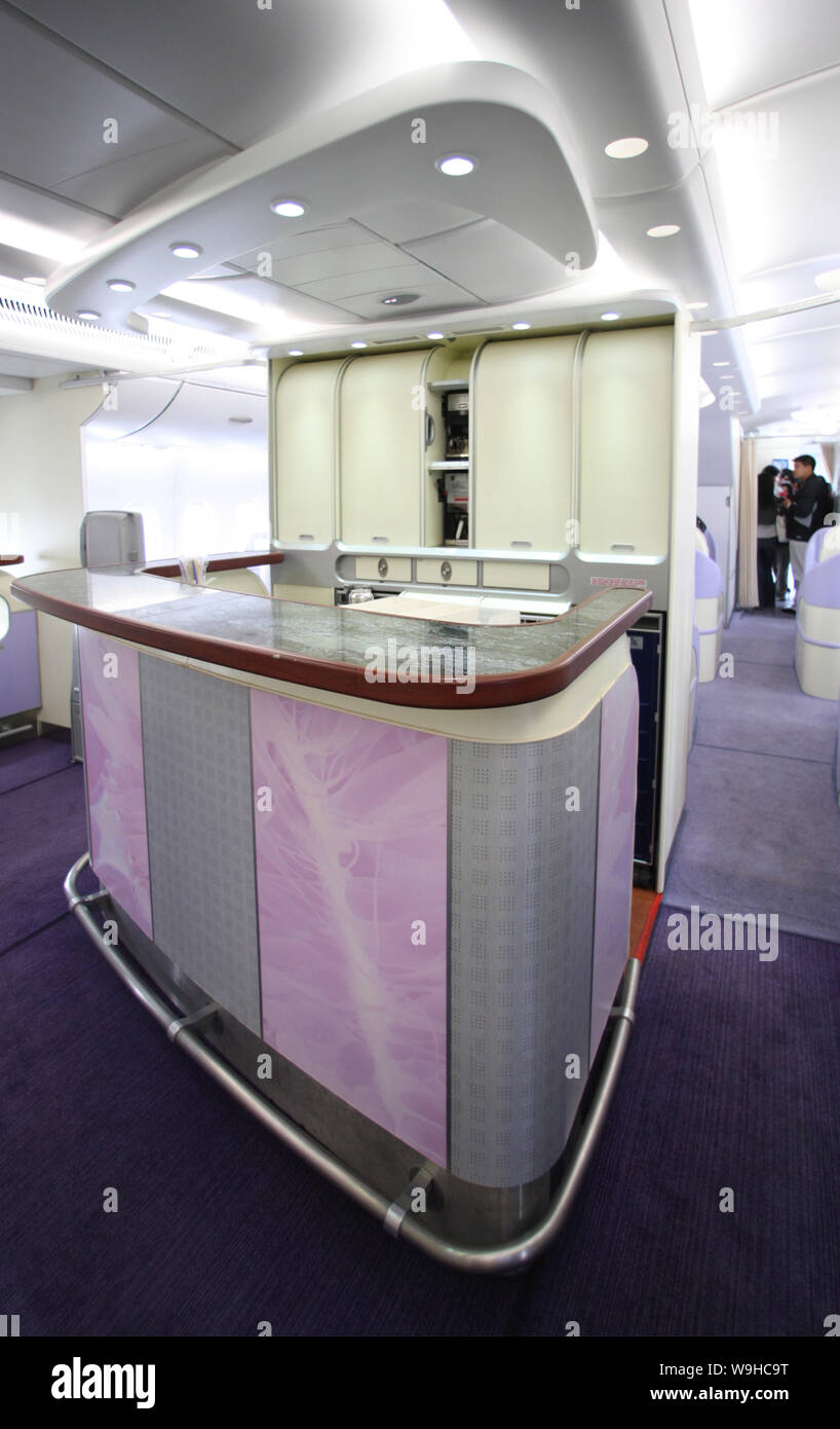 Airbus a380 interior hi-res stock photography and images - Alamy