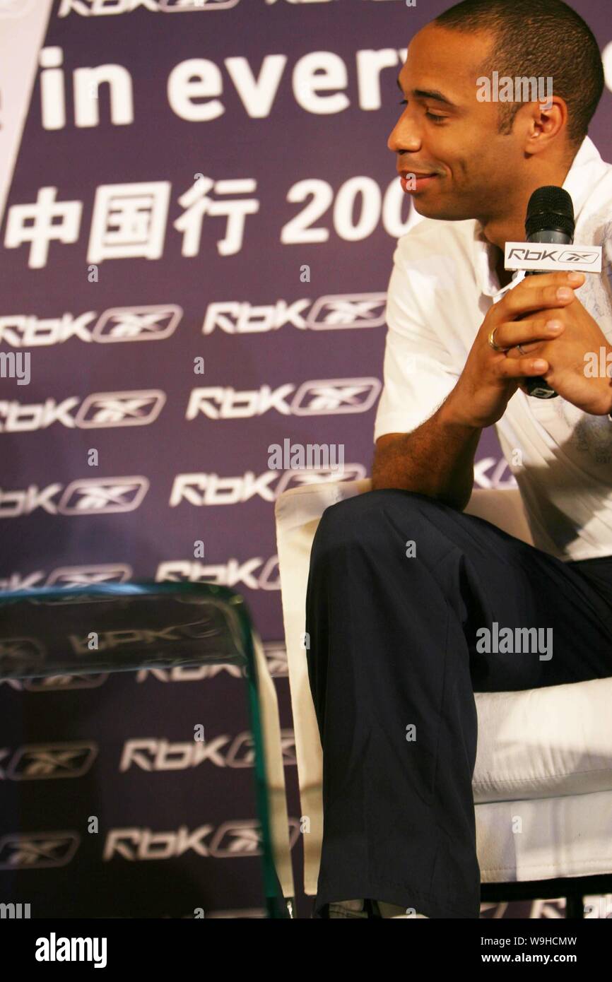 Arsenal soccer star thierry henry hi-res stock photography and images ...