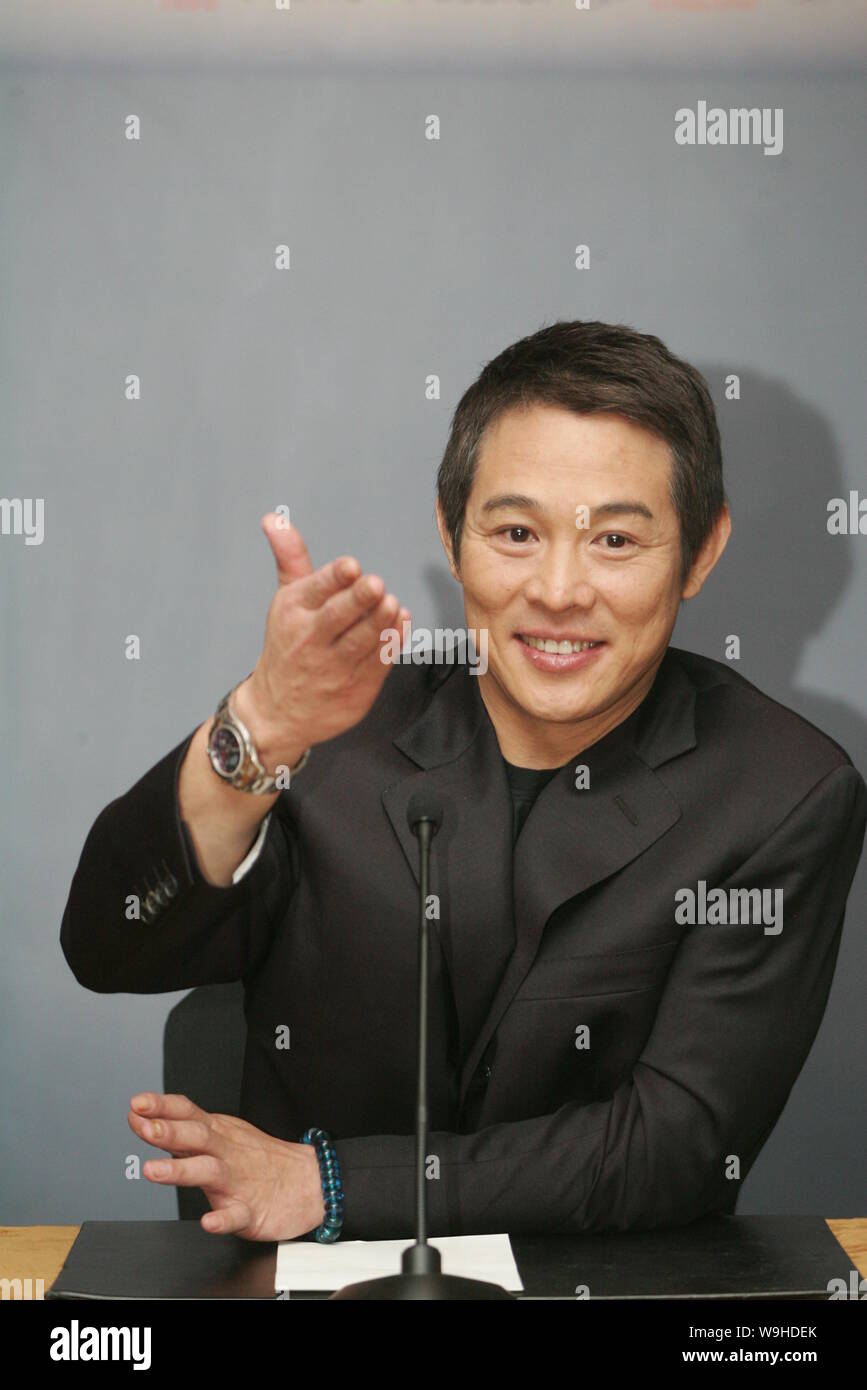 Chinese kungfu star Jet Li poses during a charity event in Shanghai ...