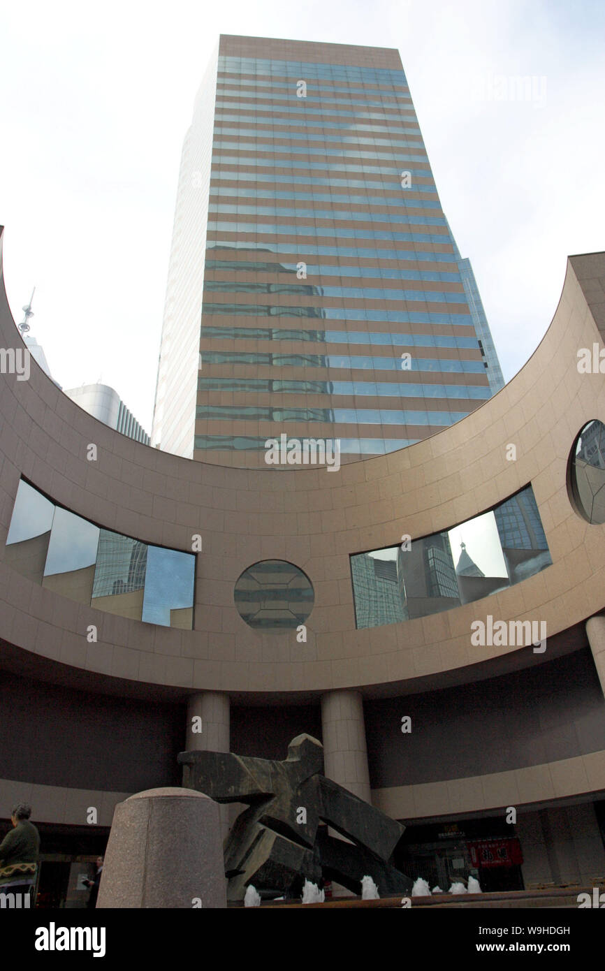 Exchange square building hong kong hi-res stock photography and images ...