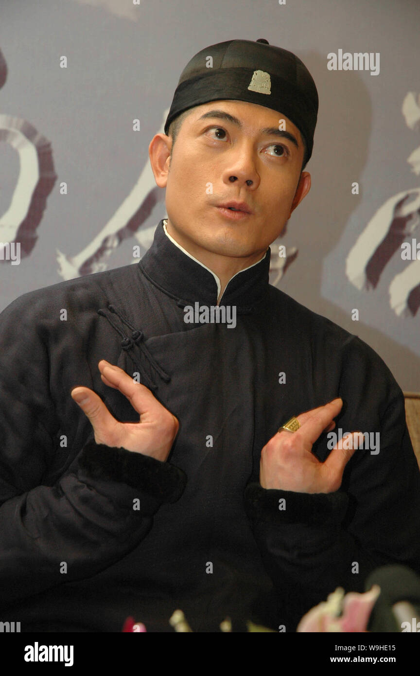 Hong Kong star Aaron Kwok clad in traditional Chinese outfit arrives ...