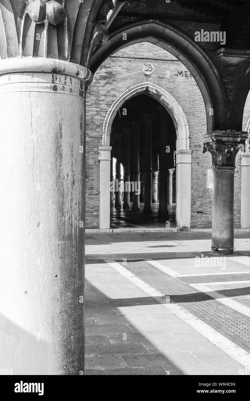 Sunlight market Black and White Stock Photos & Images - Alamy