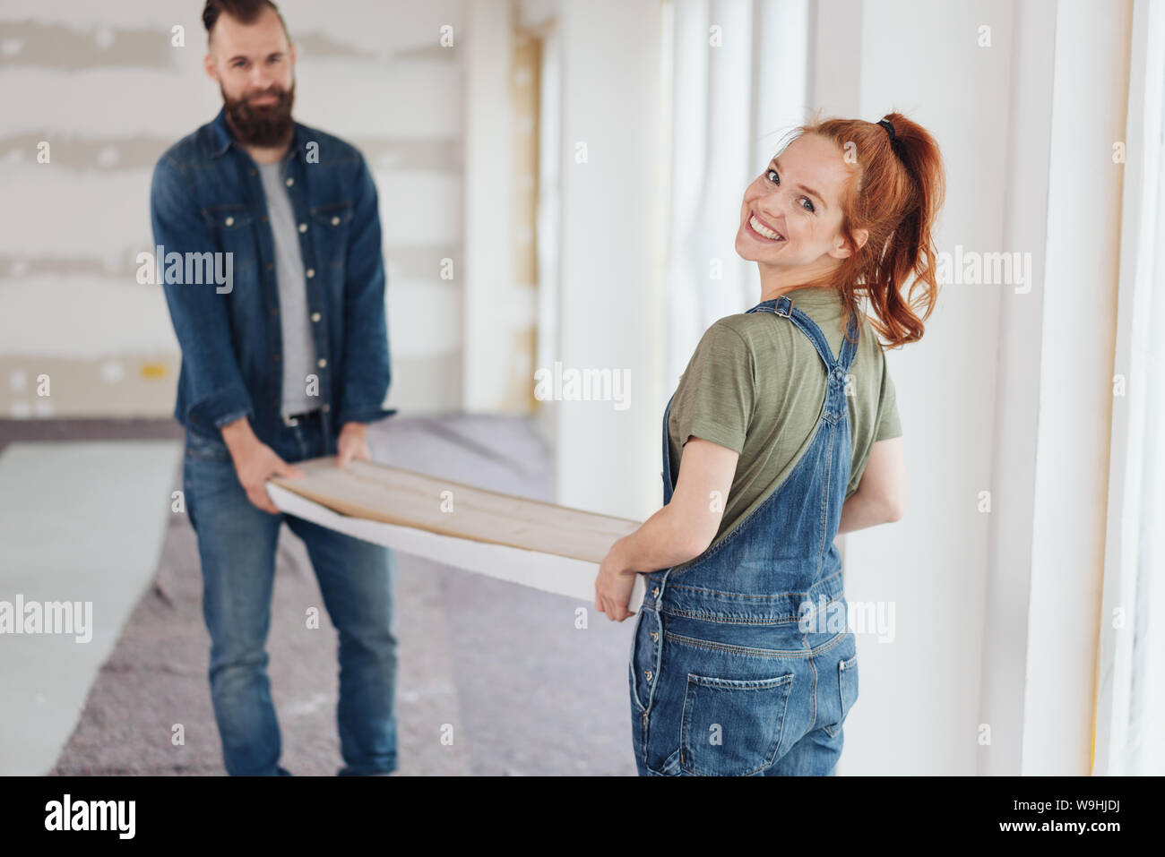 Over the shoulder carry woman hi-res stock photography and images - Alamy