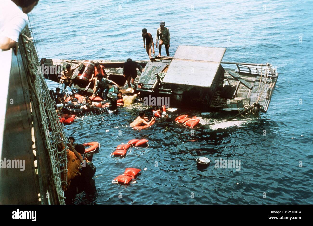 Vietnamese boat people 1970s hi-res stock photography and images - Alamy