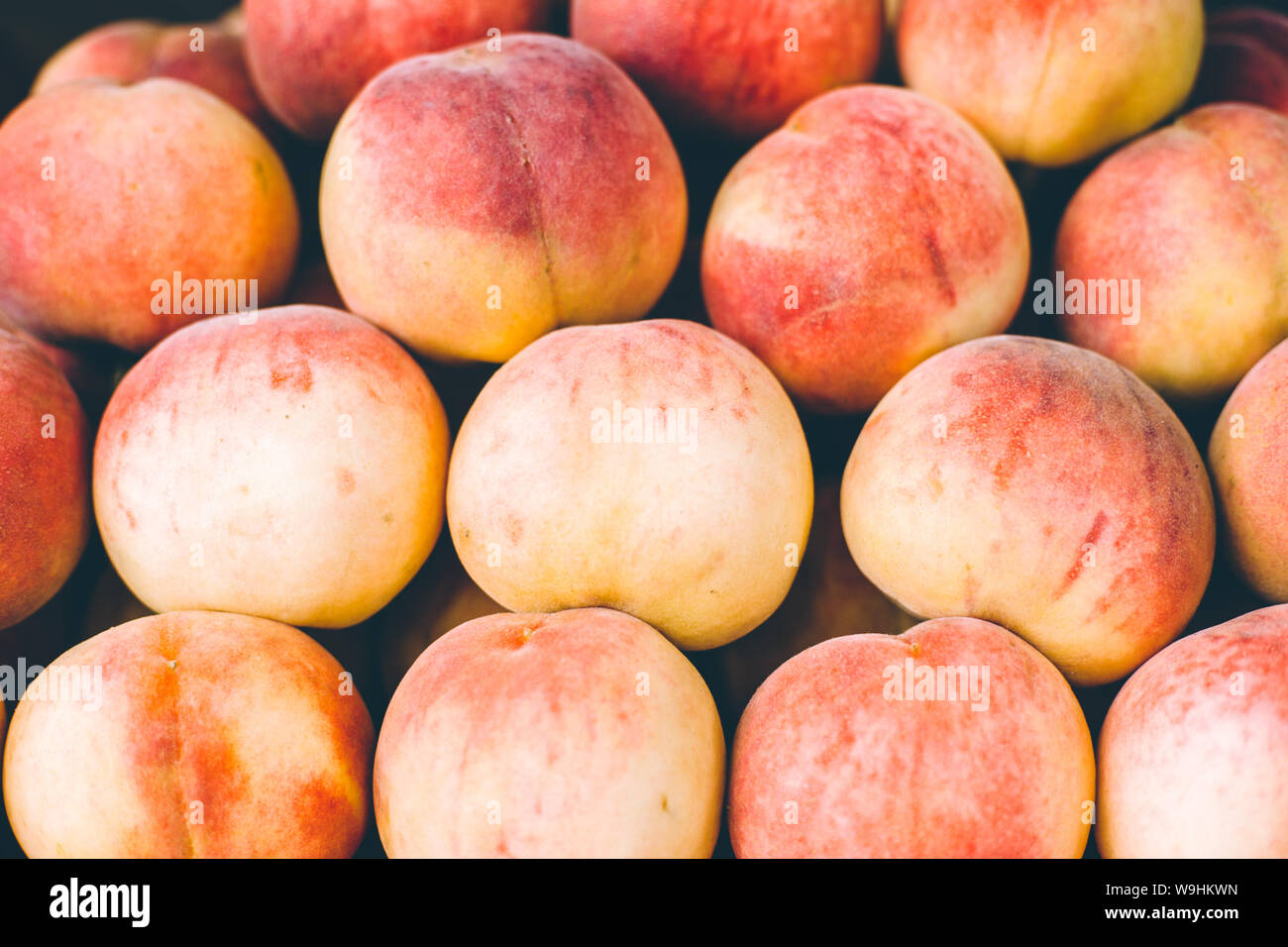 Peach harvest china hi-res stock photography and images - Alamy