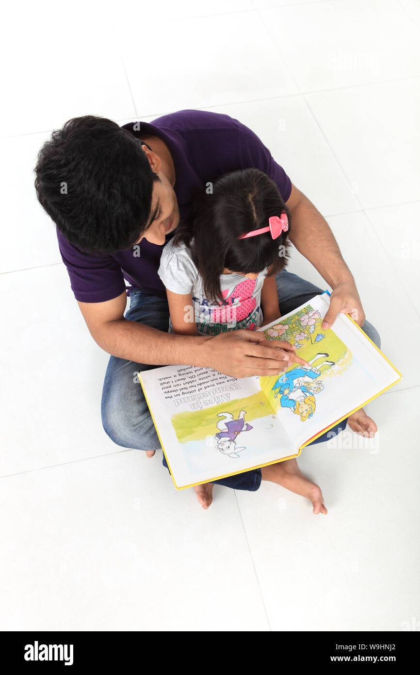 Barefoot teaching hi-res stock photography and images - Alamy