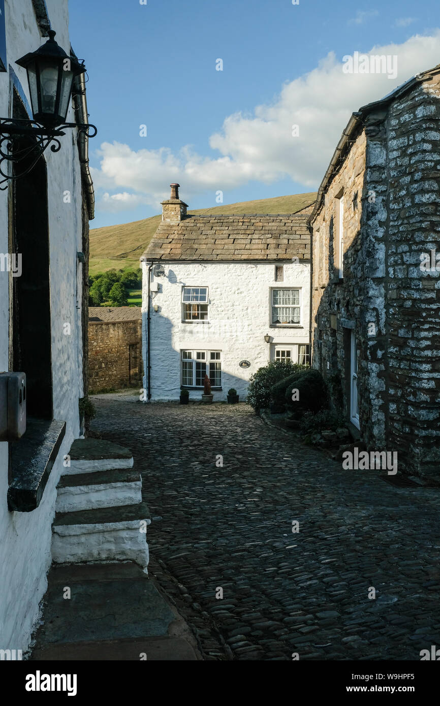 Yorkshire urban park landscape hi-res stock photography and images - Alamy