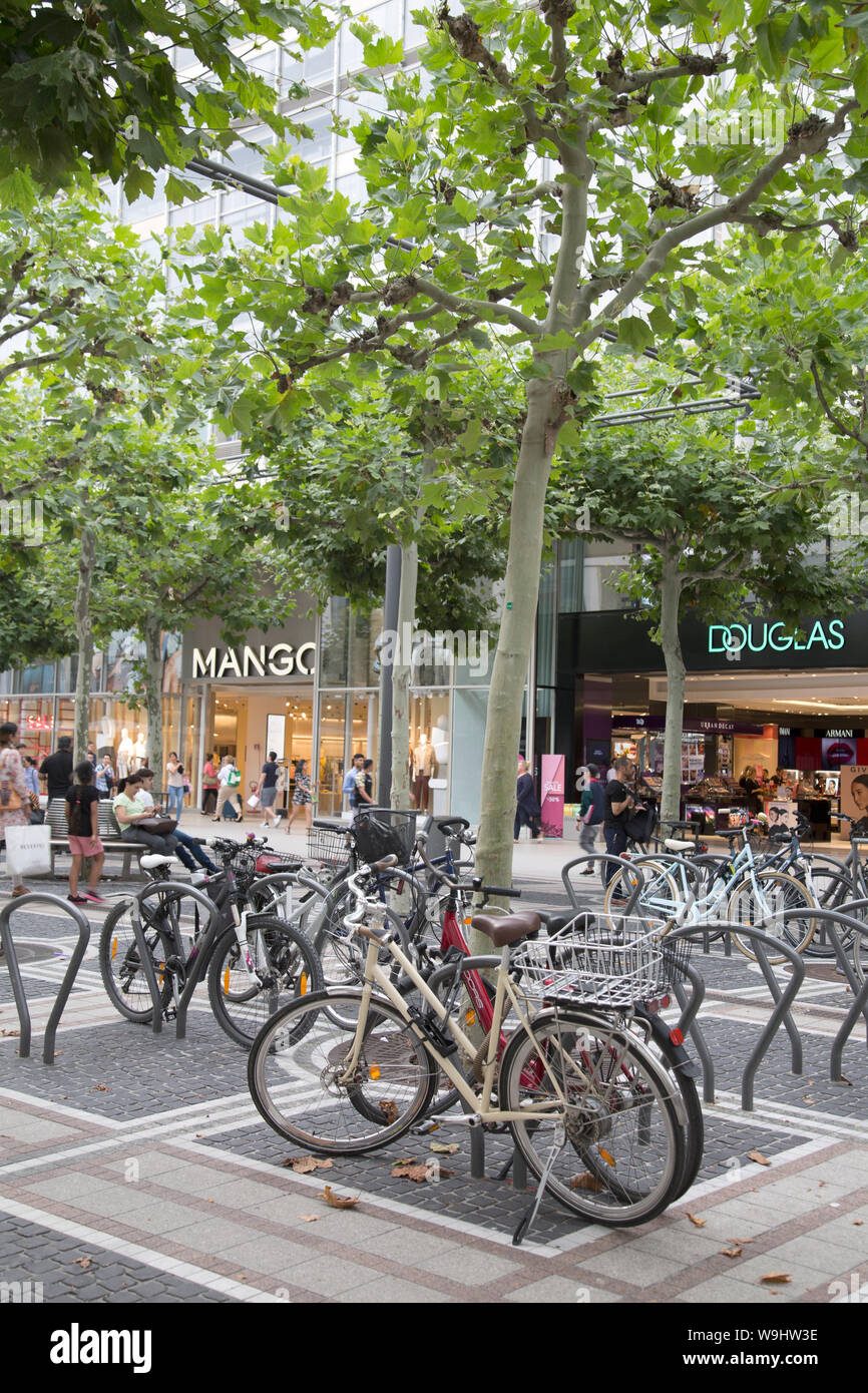 Mango Shop, Zeil Street, Frankfurt; Germany Stock Photo - Alamy