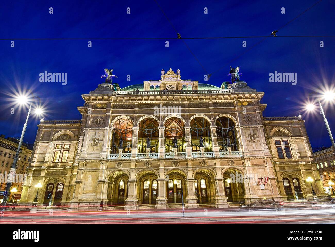 Vienna opera house stage hi-res stock photography and images - Alamy