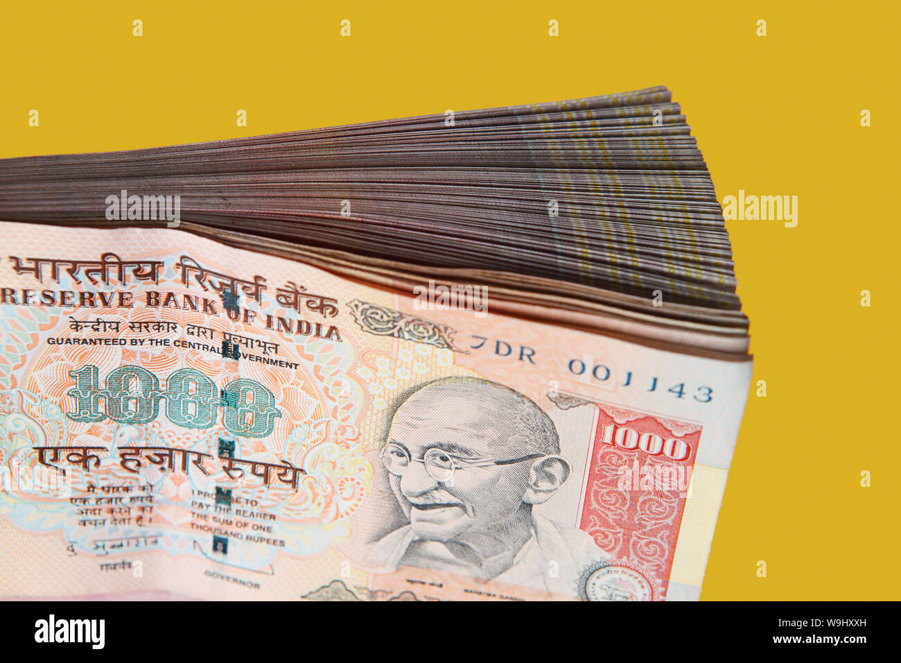 Indian rupees bundle hi-res stock photography and images - Alamy
