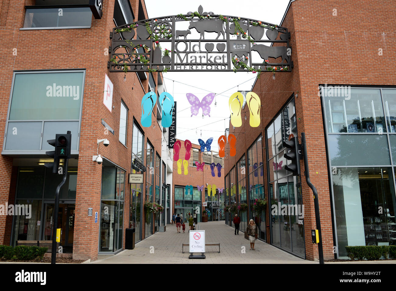 Hereford shops shopping street hi-res stock photography and images - Alamy