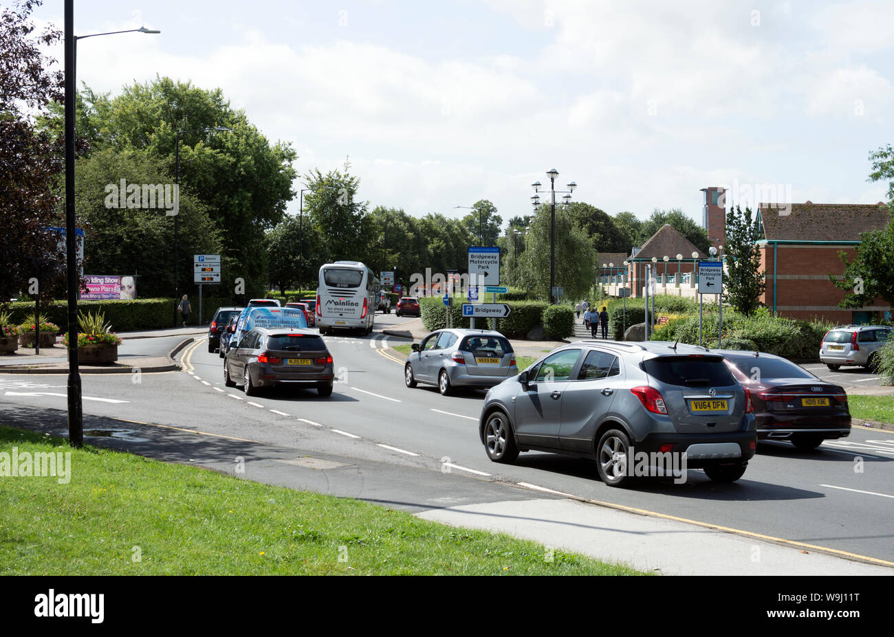 Gyratory road hi-res stock photography and images - Alamy