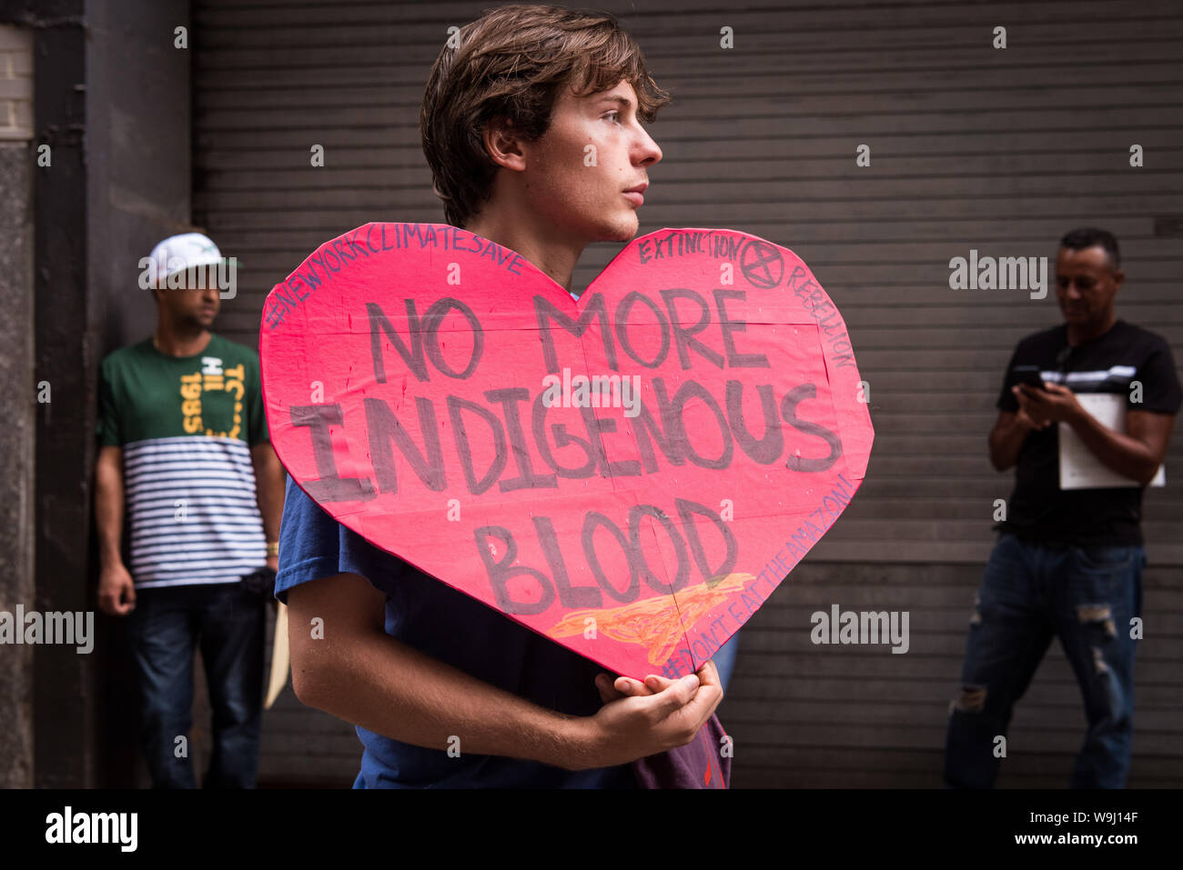 Waiapi people hi-res stock photography and images - Alamy