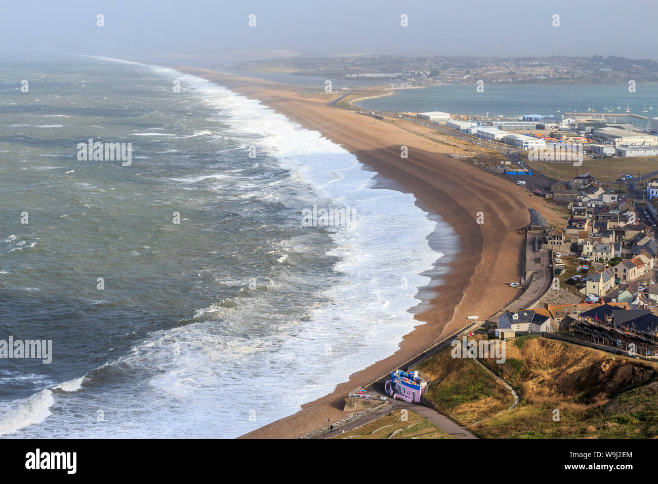 storm waves on chesil beach, Portland BIll Dorset England uk gb Stock ...