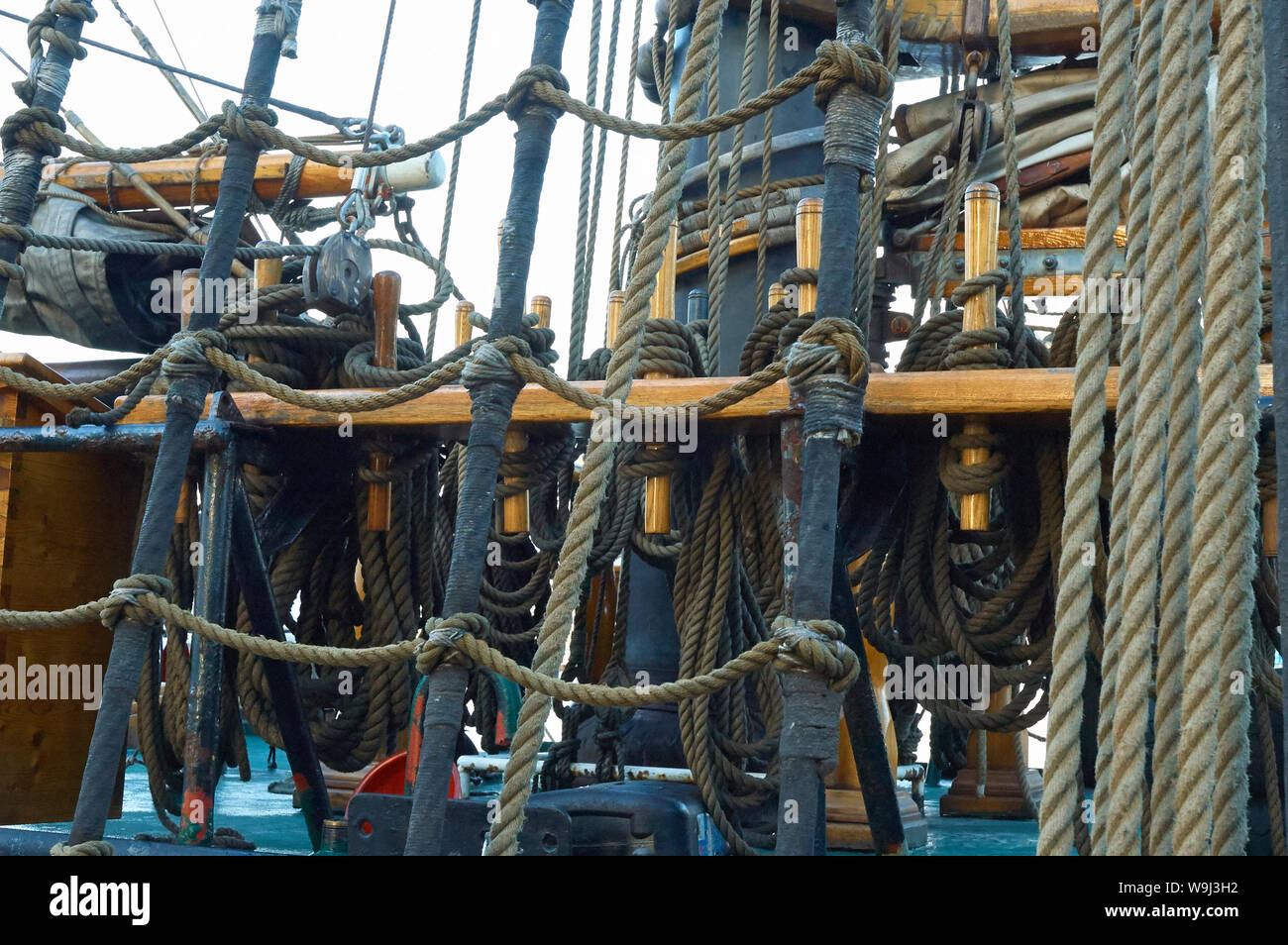 Ancient sailing ship hi-res stock photography and images - Alamy