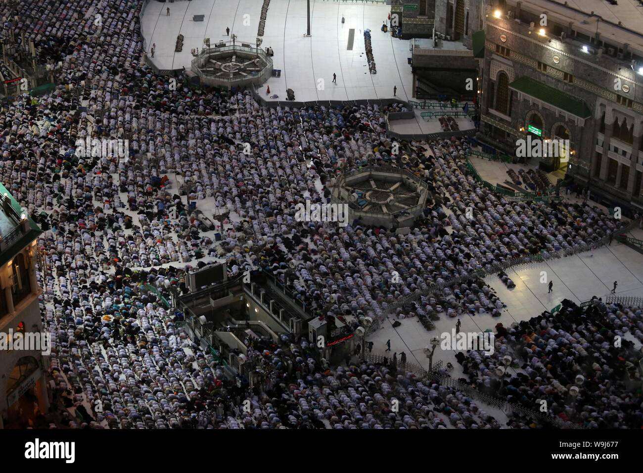 Mecca, Mecca, Saudi Arabia. 14th Aug, 2019. Muslim pilgrims pray around ...