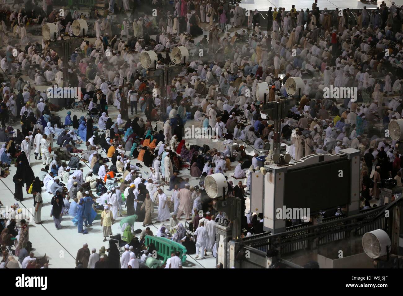 Mecca, Mecca, Saudi Arabia. 14th Aug, 2019. Muslim pilgrims pray around ...