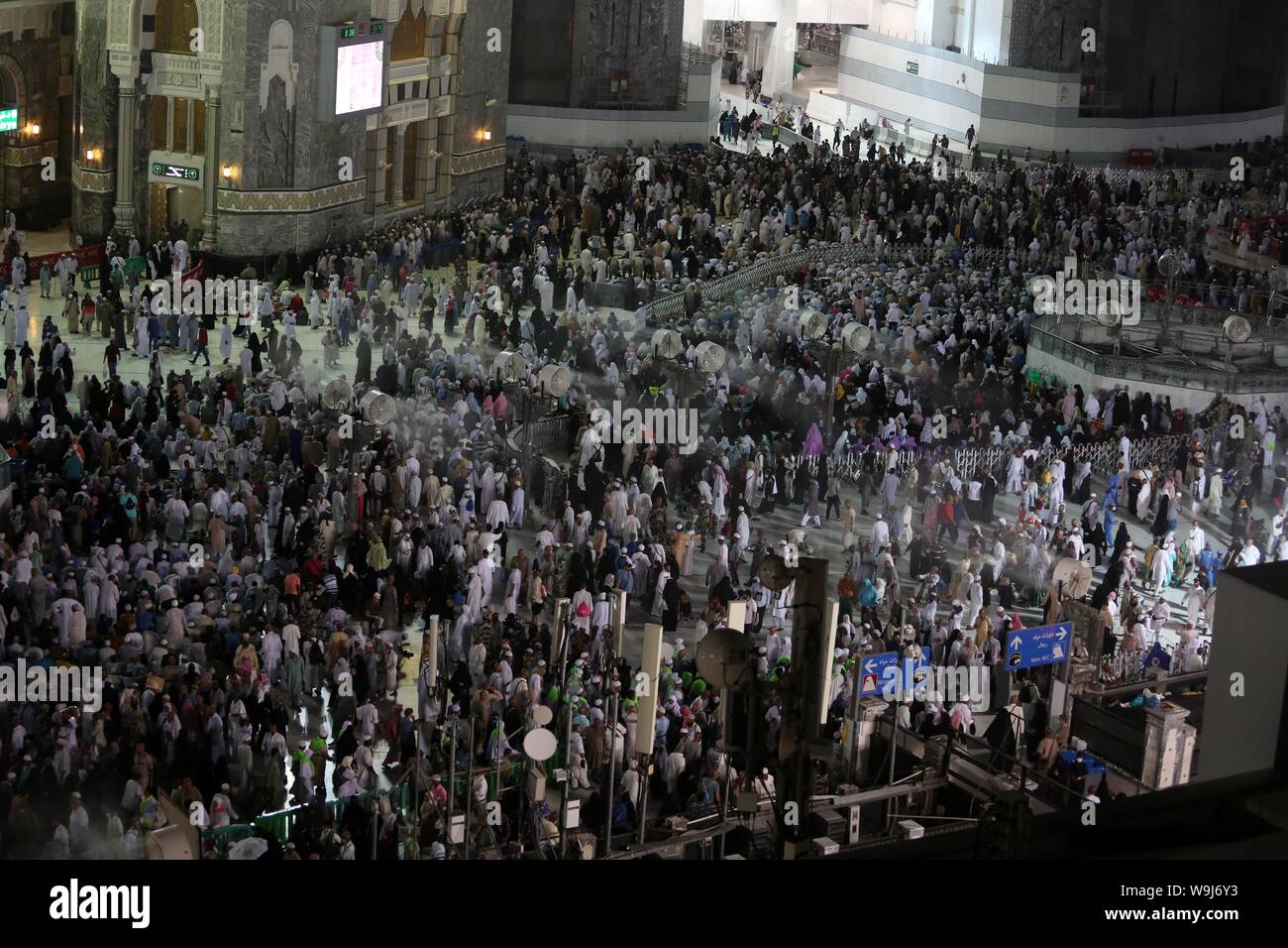 Mecca, Mecca, Saudi Arabia. 14th Aug, 2019. Muslim pilgrims pray around ...
