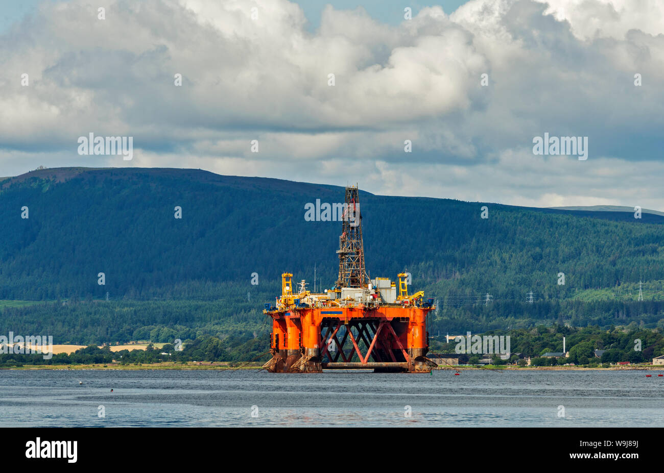 Oil rig north sea hi-res stock photography and images - Alamy