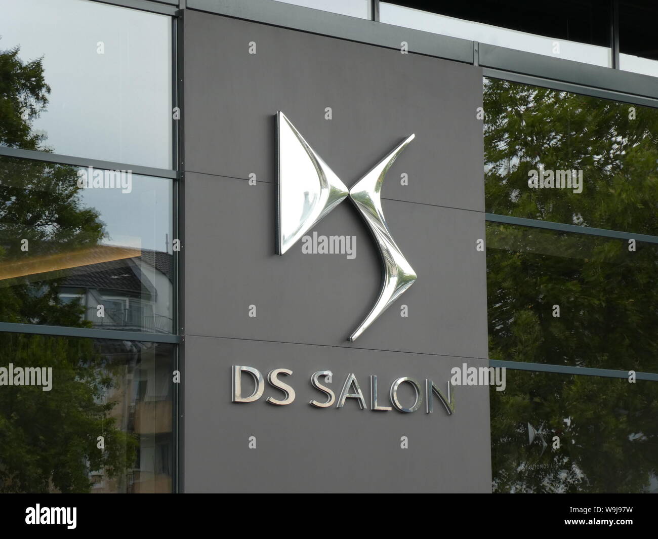 Ds brand logo hi-res stock photography and images - Alamy