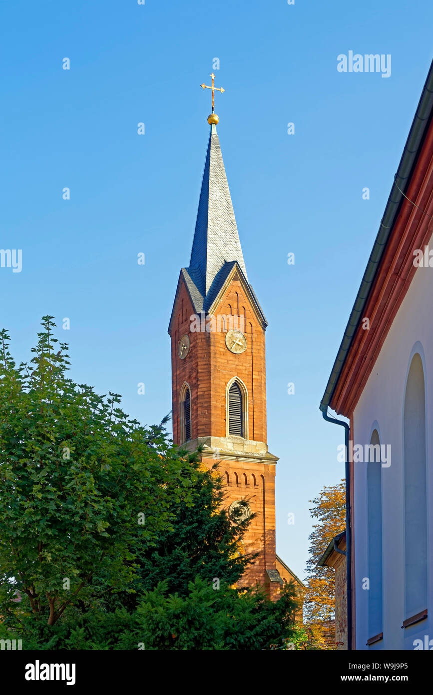 Protestantische Kirche, Katholische Kirche St. Laurentius Stock Photo ...