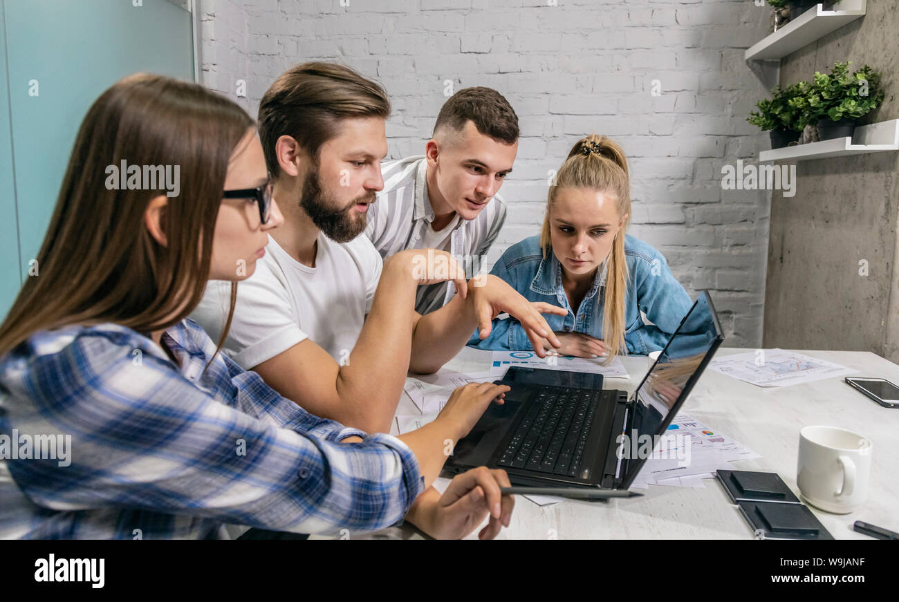 Instructing coworkers hi-res stock photography and images - Alamy