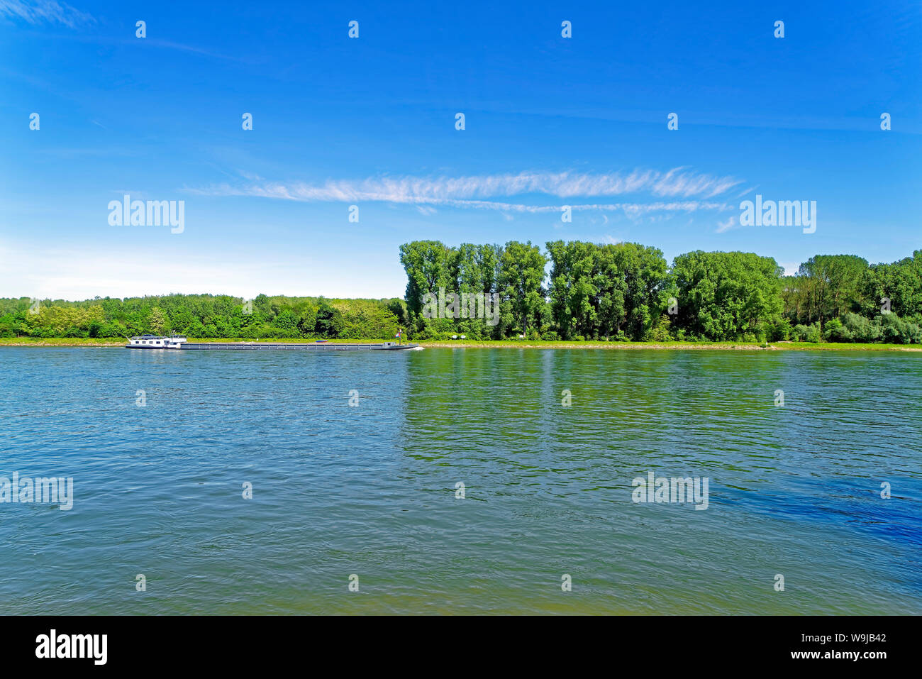 Fluß, Rhein, Frachtschiff, Binnenschiff Stock Photo - Alamy