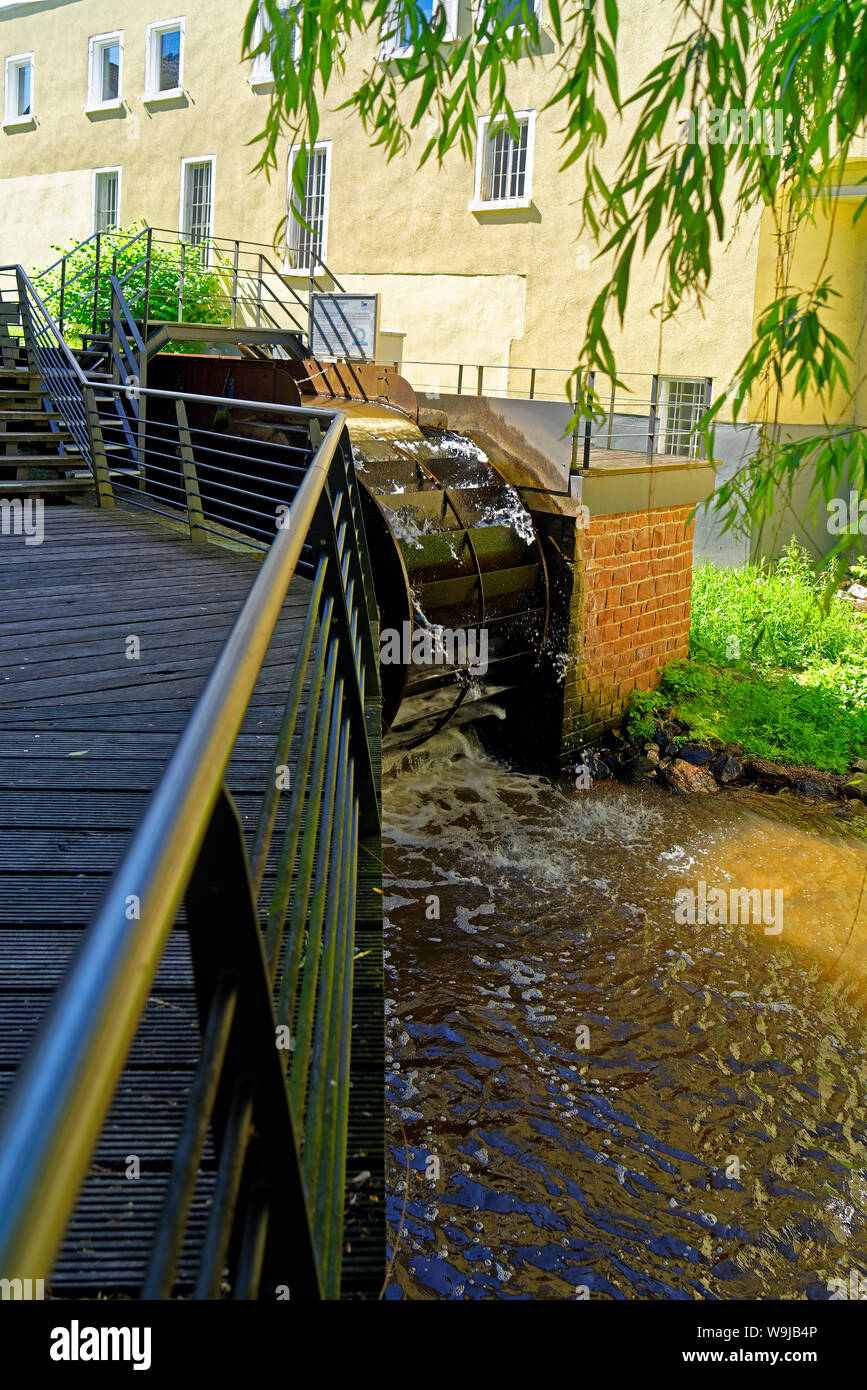 Fluss, Queich, Wasserrad an der Queich Stock Photo - Alamy