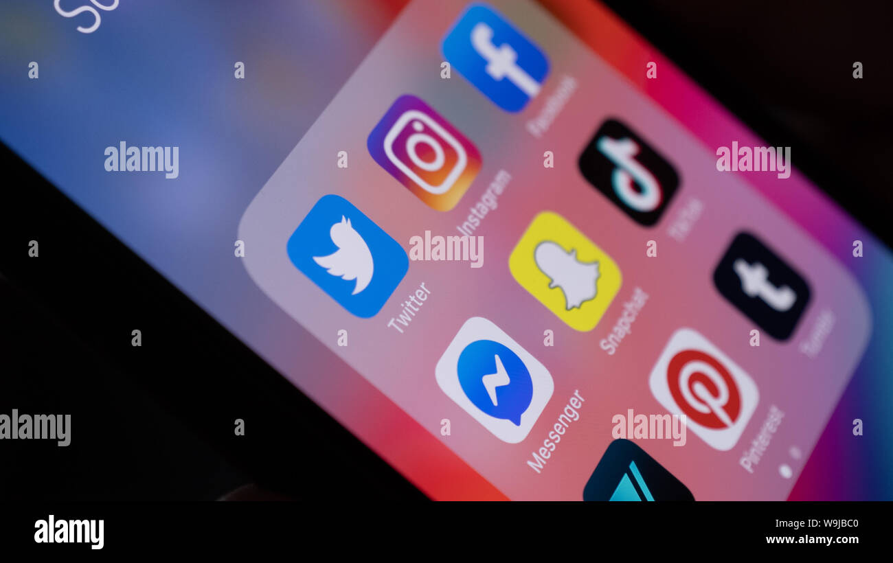 Social Media Icons Display High Resolution Stock Photography and Images ...