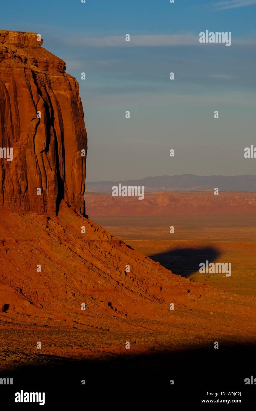 Vertical shot of a big beautiful desert cliff on a sunny day Stock ...