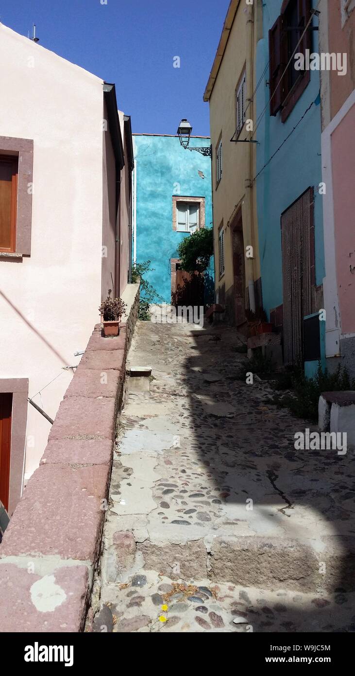 Small alleys traditional stone hi-res stock photography and images - Alamy
