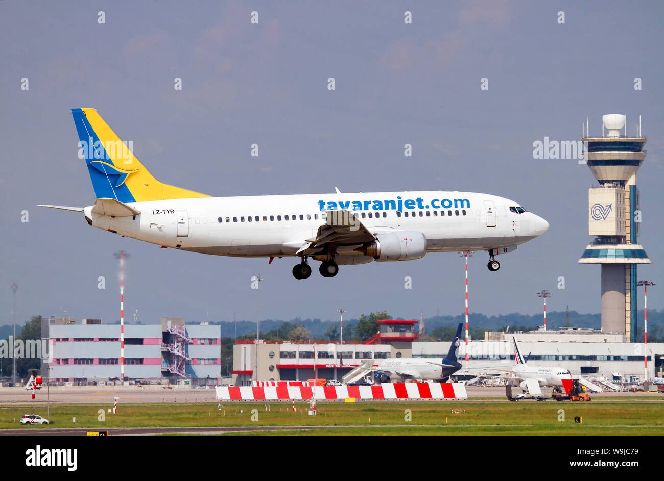 Tayaran Jet Boeing 737-330 (LZ-TYR) at Malpensa (MXP / LIMC), Milan ...
